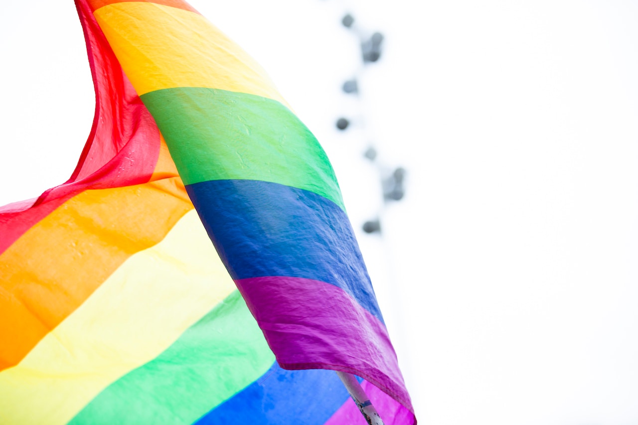 Guide sur le Drapeau LGBT : Histoire & Actualité - DRAPEAU LGBT